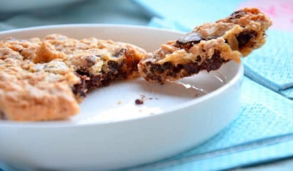 EM-Cookies mit Haferflocken, Erdnüssen und dunkler Schokolade ...